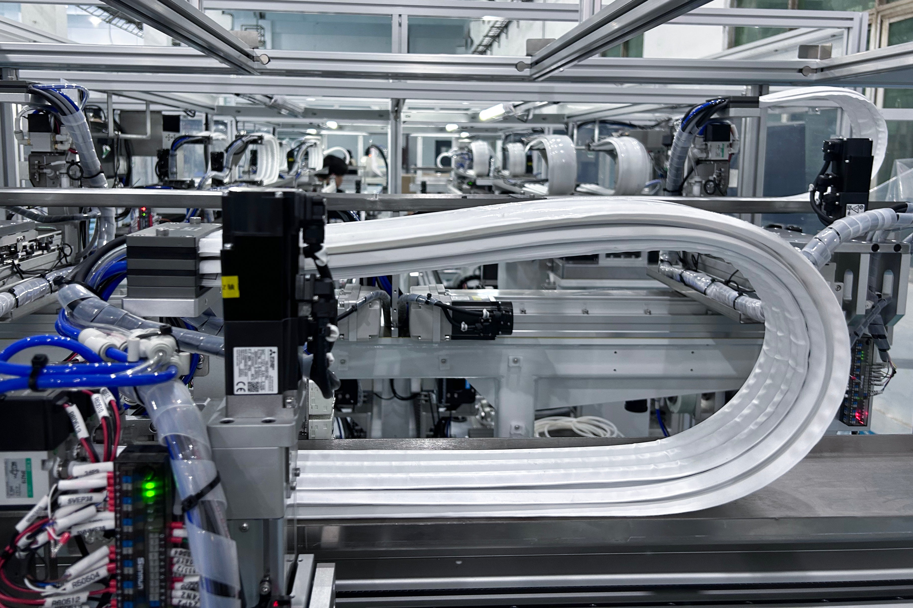 Efficient Drag Chain Systems for Cleanroom Cable Management and Optima ...